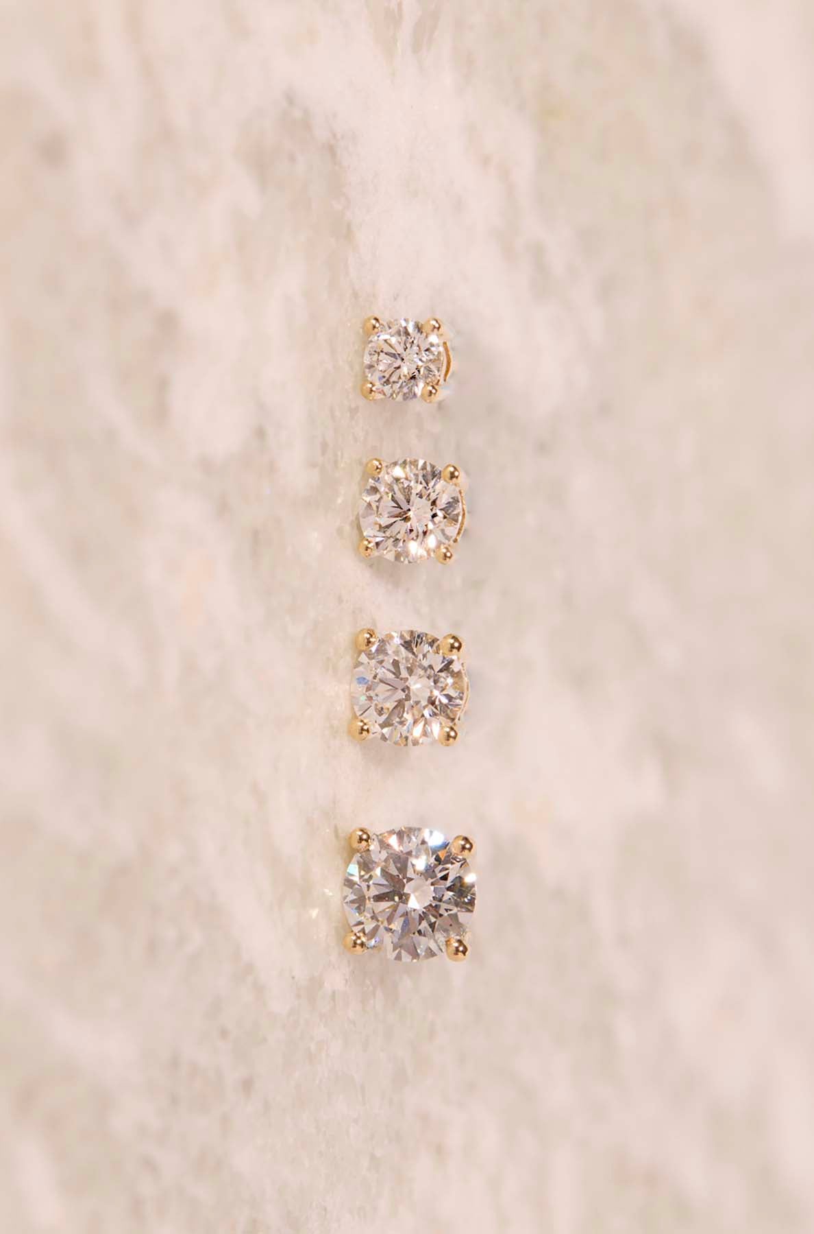 MILESTONE DIAMOND STUD (PAIR) – AURUM + GREY