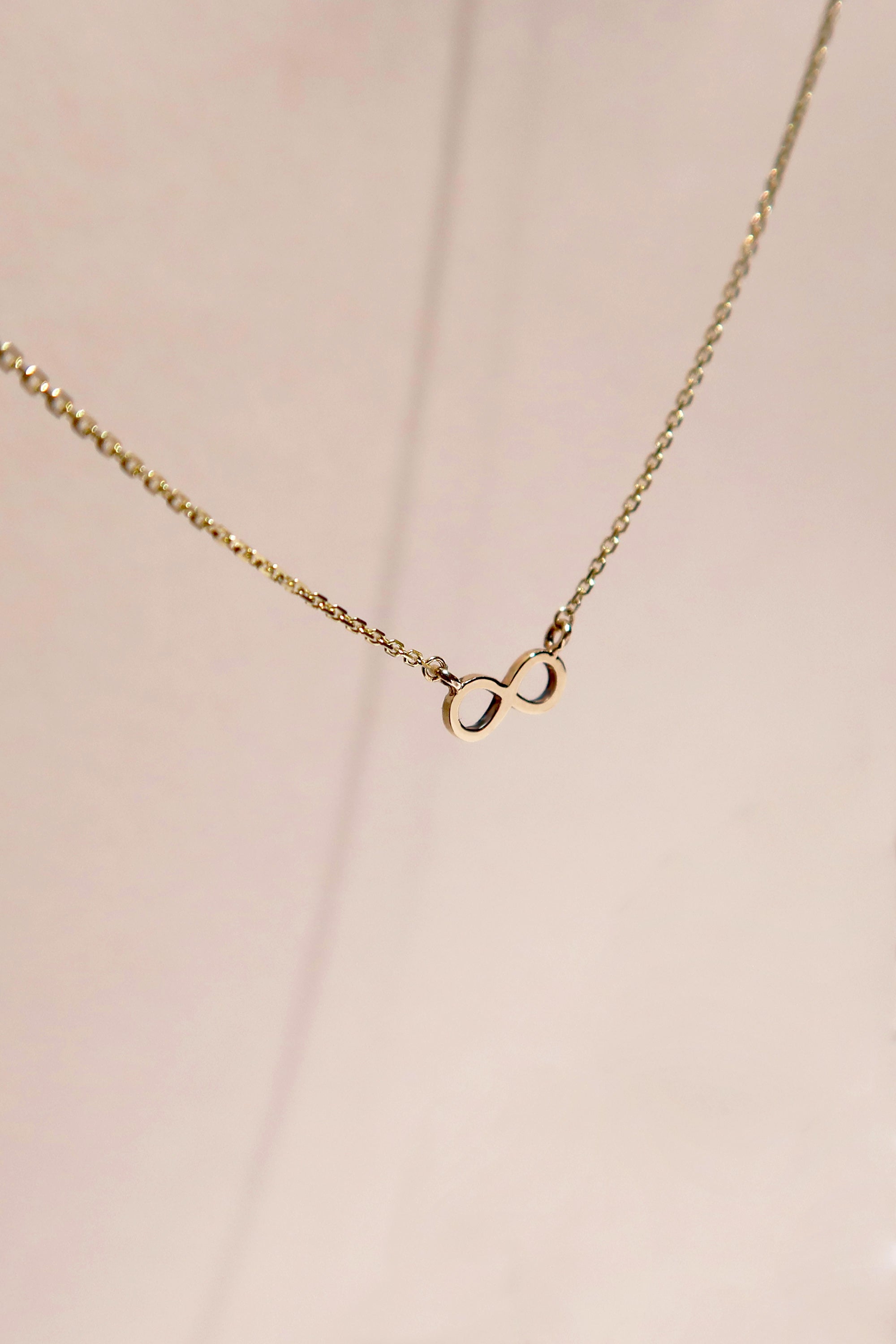 THE UNITY INFINITY NECKLACE – AURUM + GREY