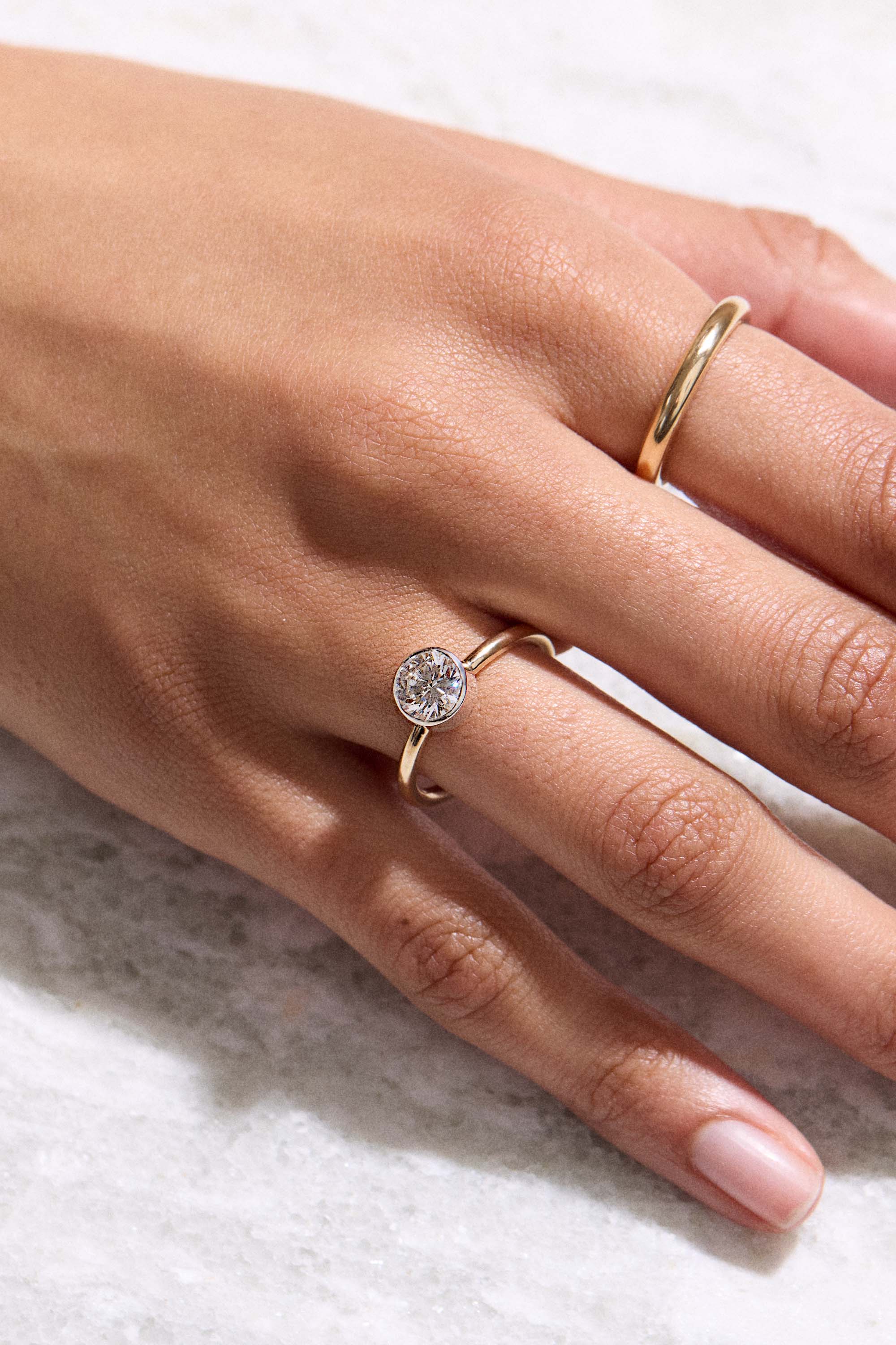 MILESTONE SIGNATURE BEZEL ROUND BRILLIANT DIAMOND RING – AURUM + GREY