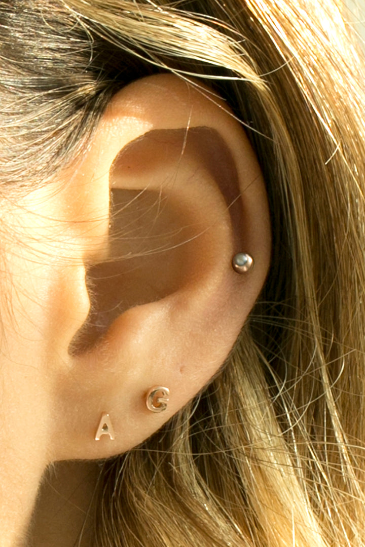 AURUM + GREY INITIAL STUD