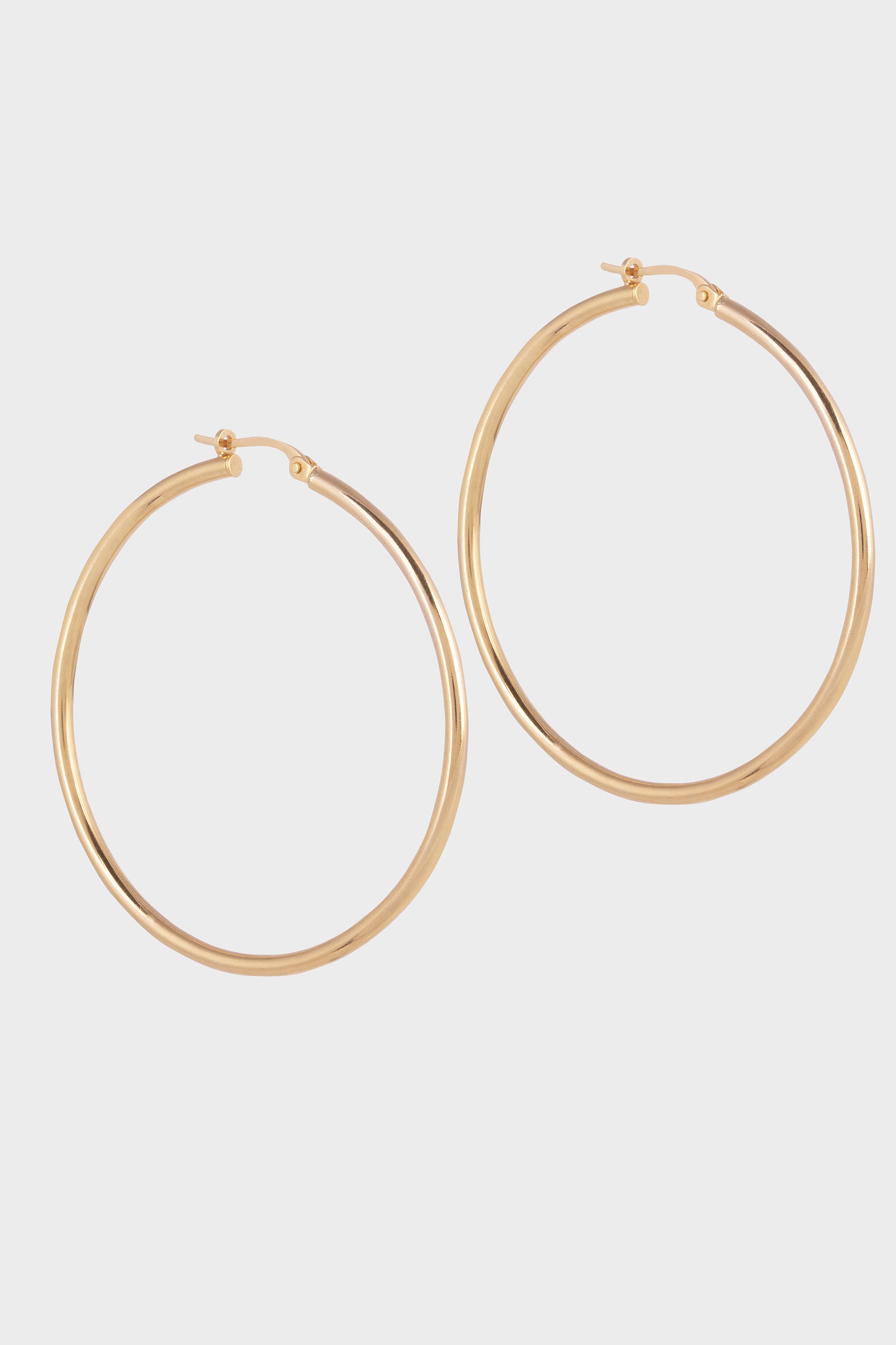 CLASSIC GOLD HOOPS (MORE SIZES) – AURUM + GREY
